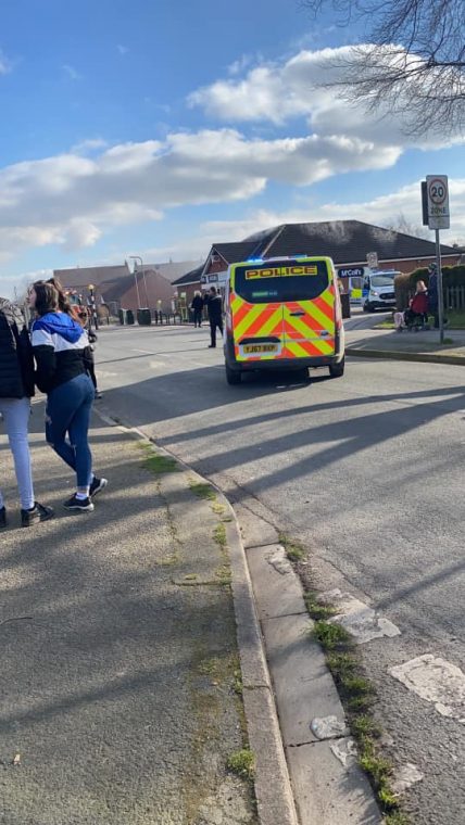 Shop on fire in Selby – Crews on the scene | YorkMix Shop on fire in Selby – Crews on the scene | YorkMix