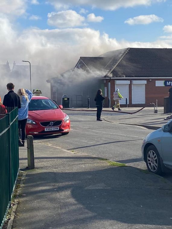 Shop on fire in Selby – Crews on the scene | YorkMix Shop on fire in Selby – Crews on the scene | YorkMix